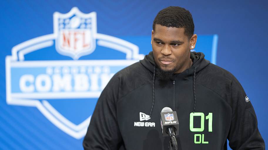 Dallas Cowboys buck tradition, bolster OL in new NFL mock draft