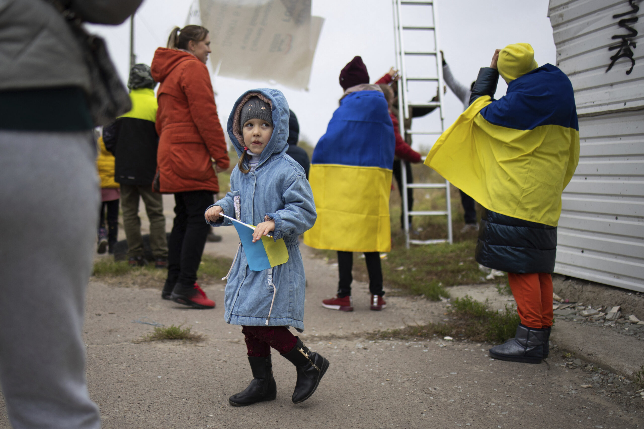 Trump to Revoke Legal Status for 240K Ukrainian Refugees, Setting Them ...