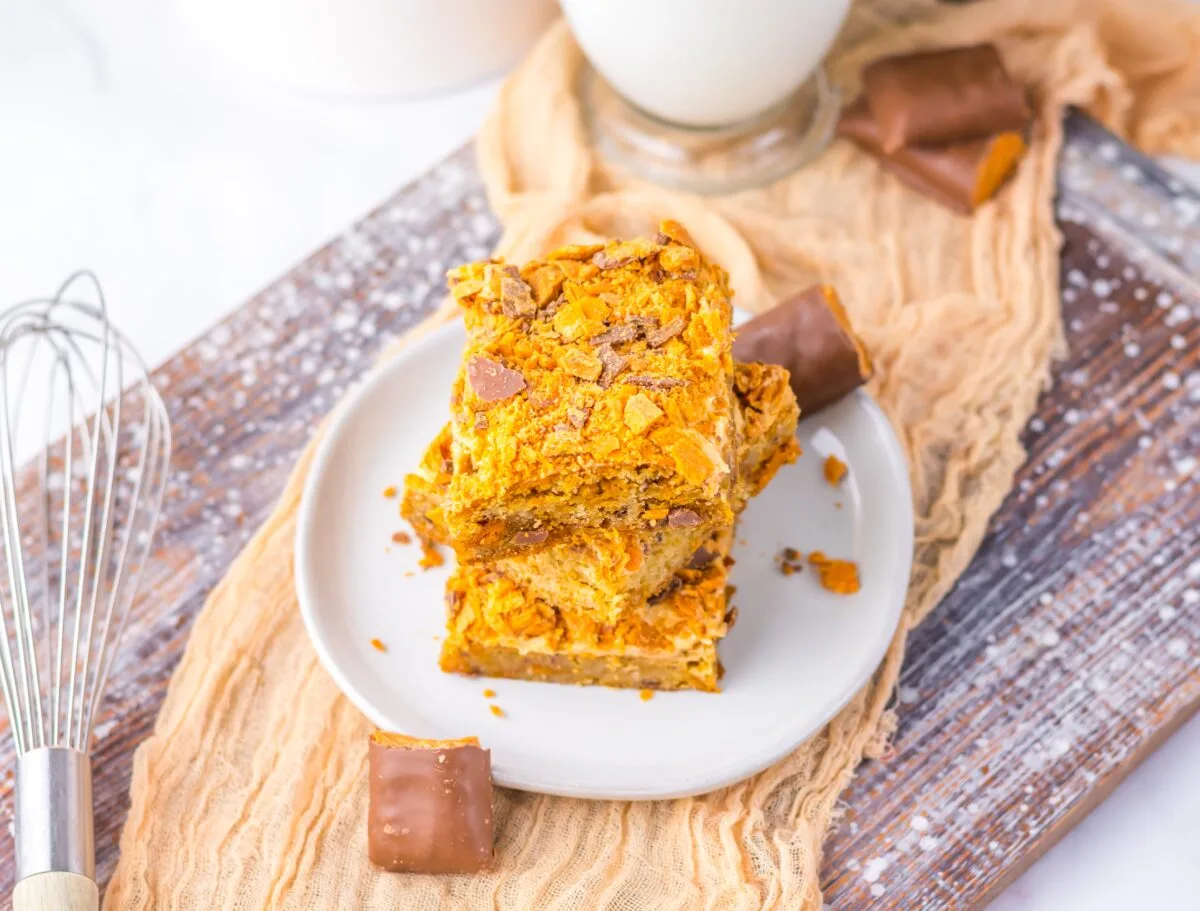 Butterfinger Cookie Dessert Bars