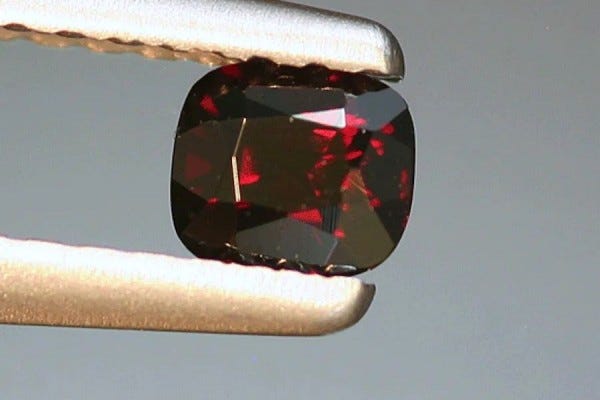The rarest mineral on Earth, kyawthuite, has been identified