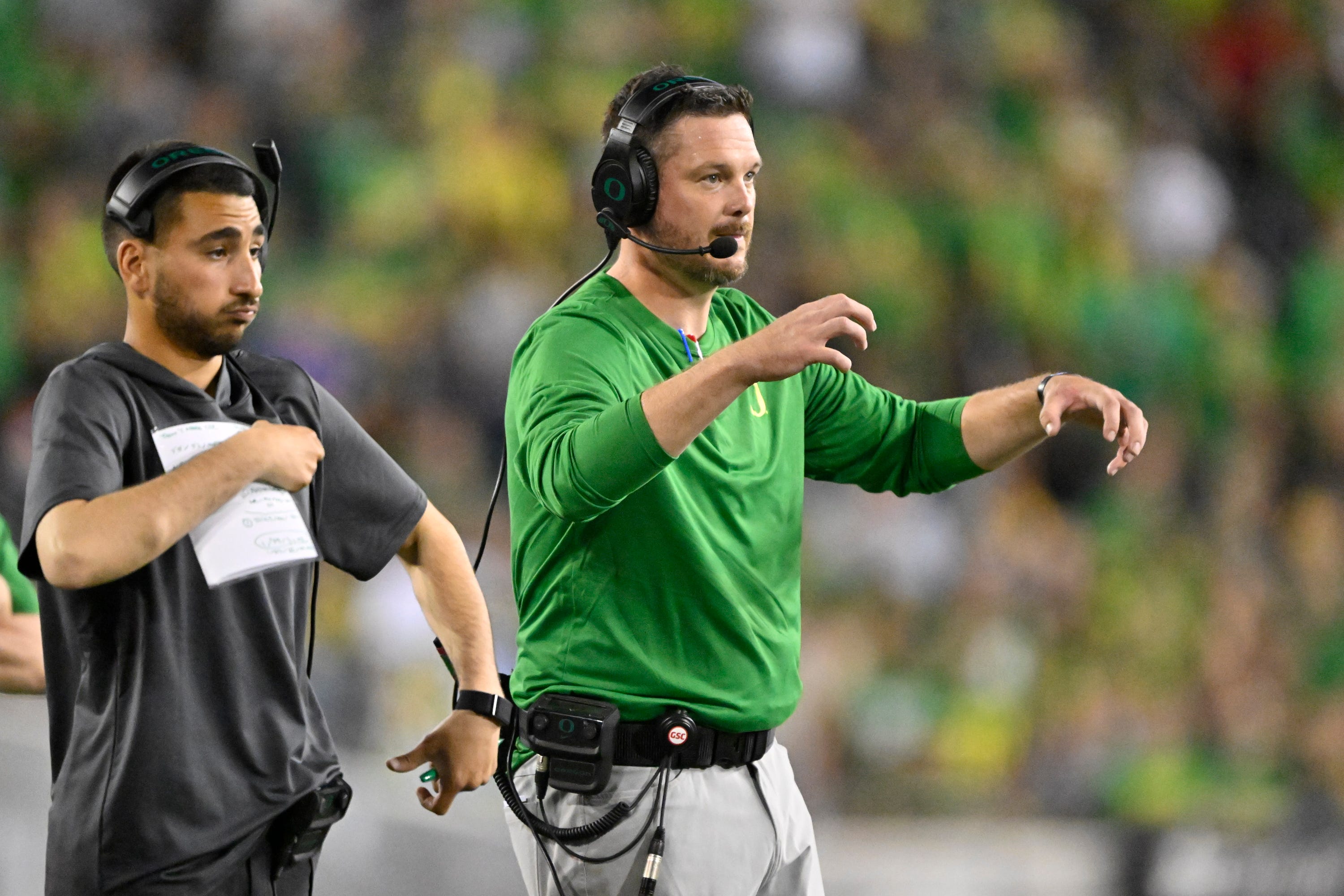 Oregon Ducks sign Dan Lanning to new long-term deal, per report