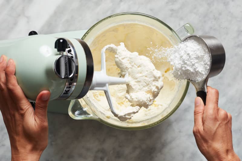 The "Brilliant" Mess-Free KitchenAid Mixer Trick My Mom Has Been Using ...