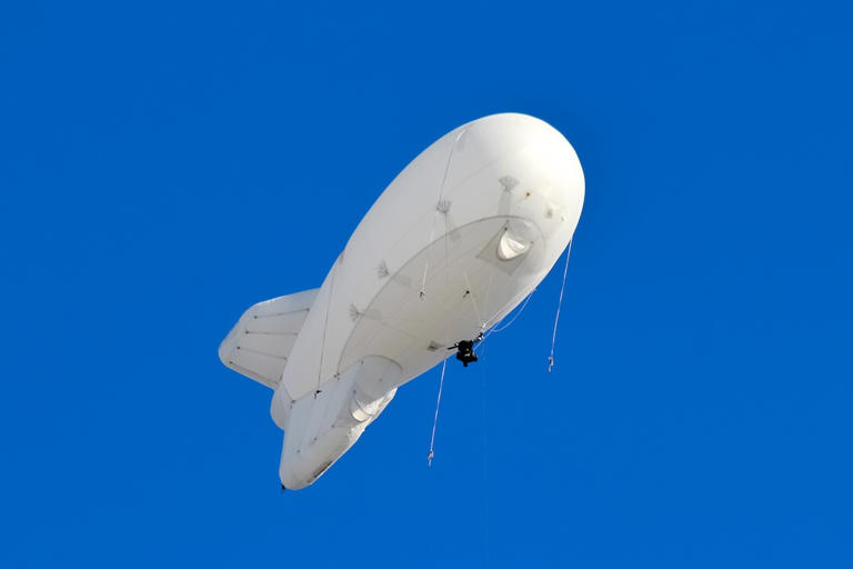 Border blimp runs amok in Texas - wreaks havoc for 600 miles before ...
