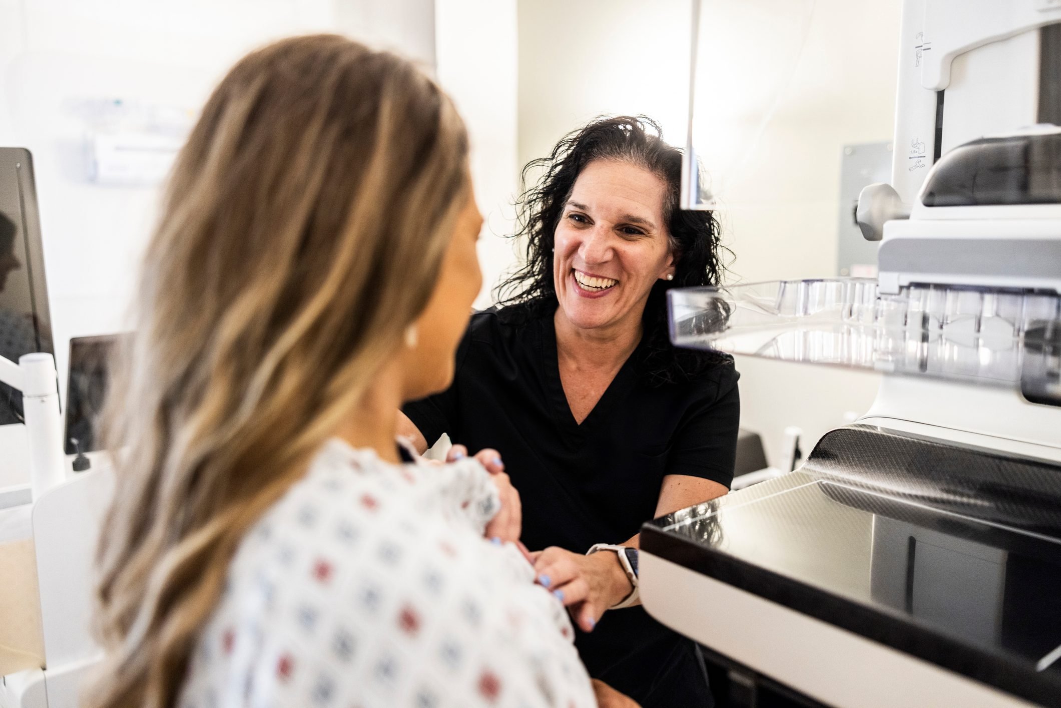 Do Mammograms Hurt? A Cleveland Clinic Expert Shares What To Expect and ...