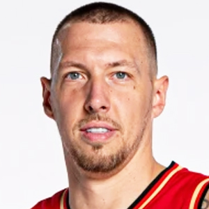 50 millions, seulement trois joueurs conservés et Daniel Theis ciblé ...