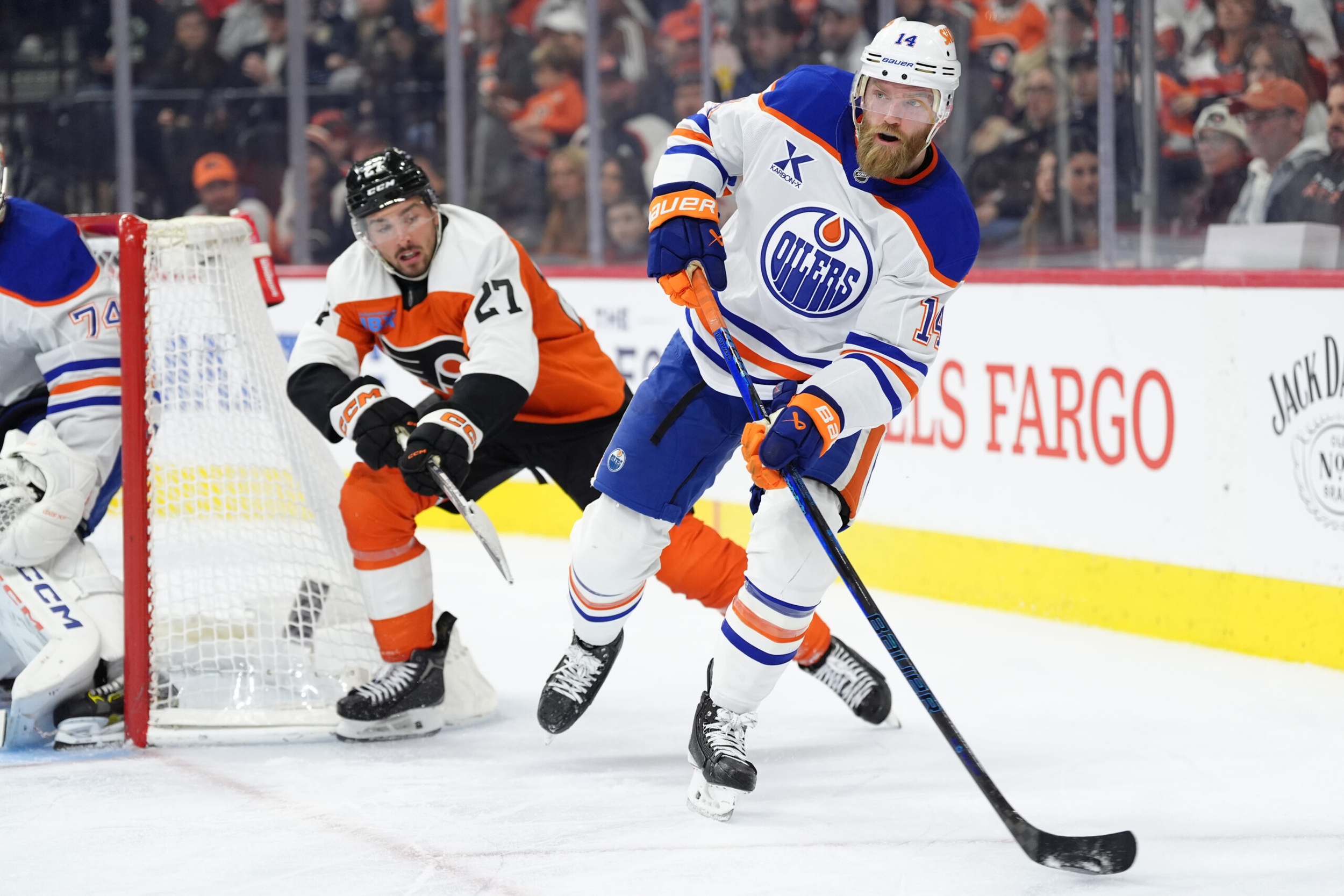 Max Jones makes Oilers debut against Canadiens; Jeff Skinner, Ekholm ...