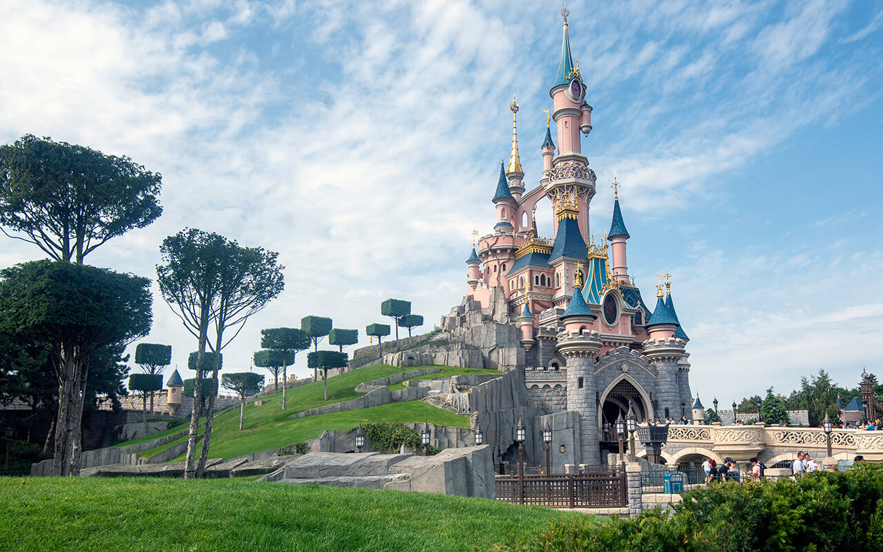 How to find and use a Disney travel agent