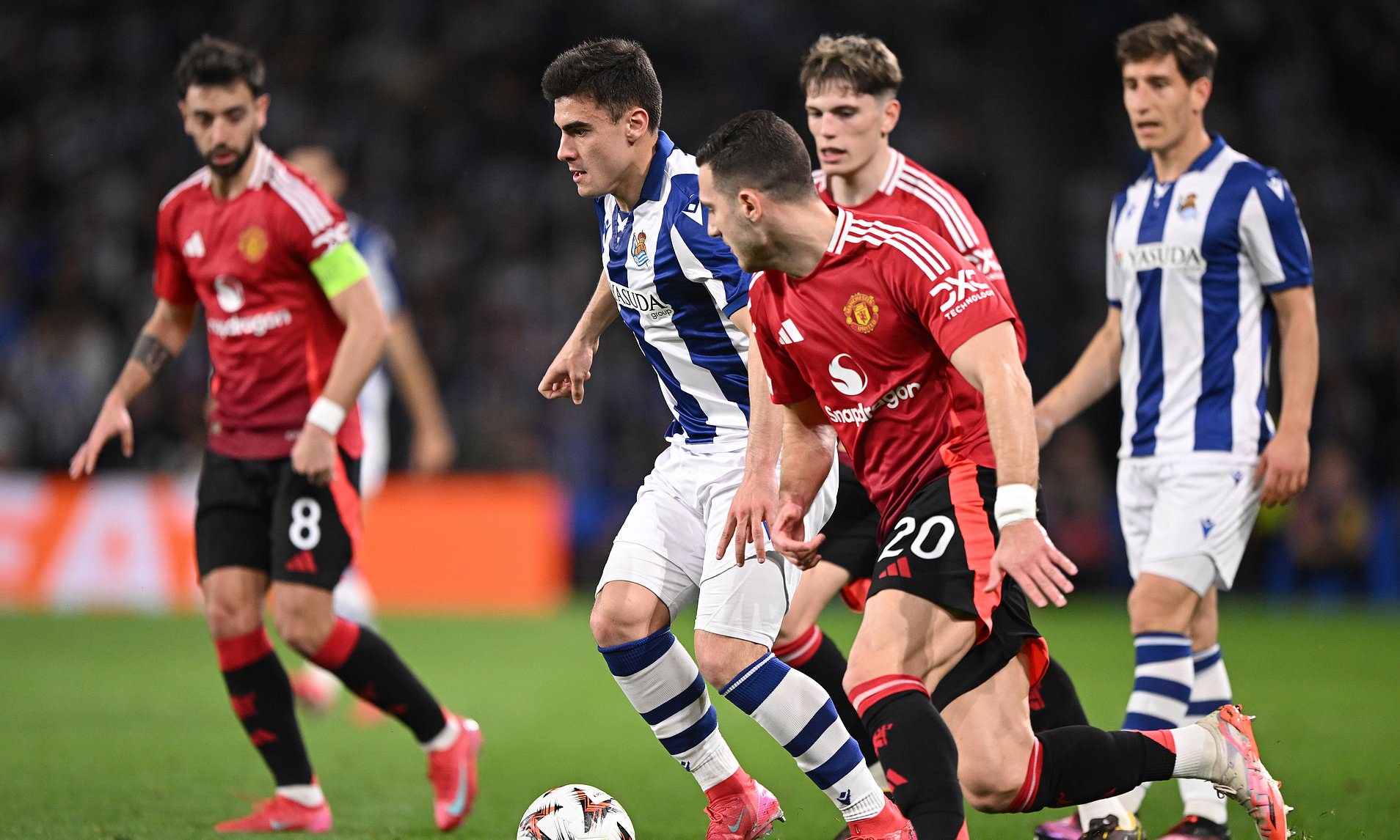 Man United star is branded 'CRIMINAL' by Paul Scholes as Rasmus Hojlund ...