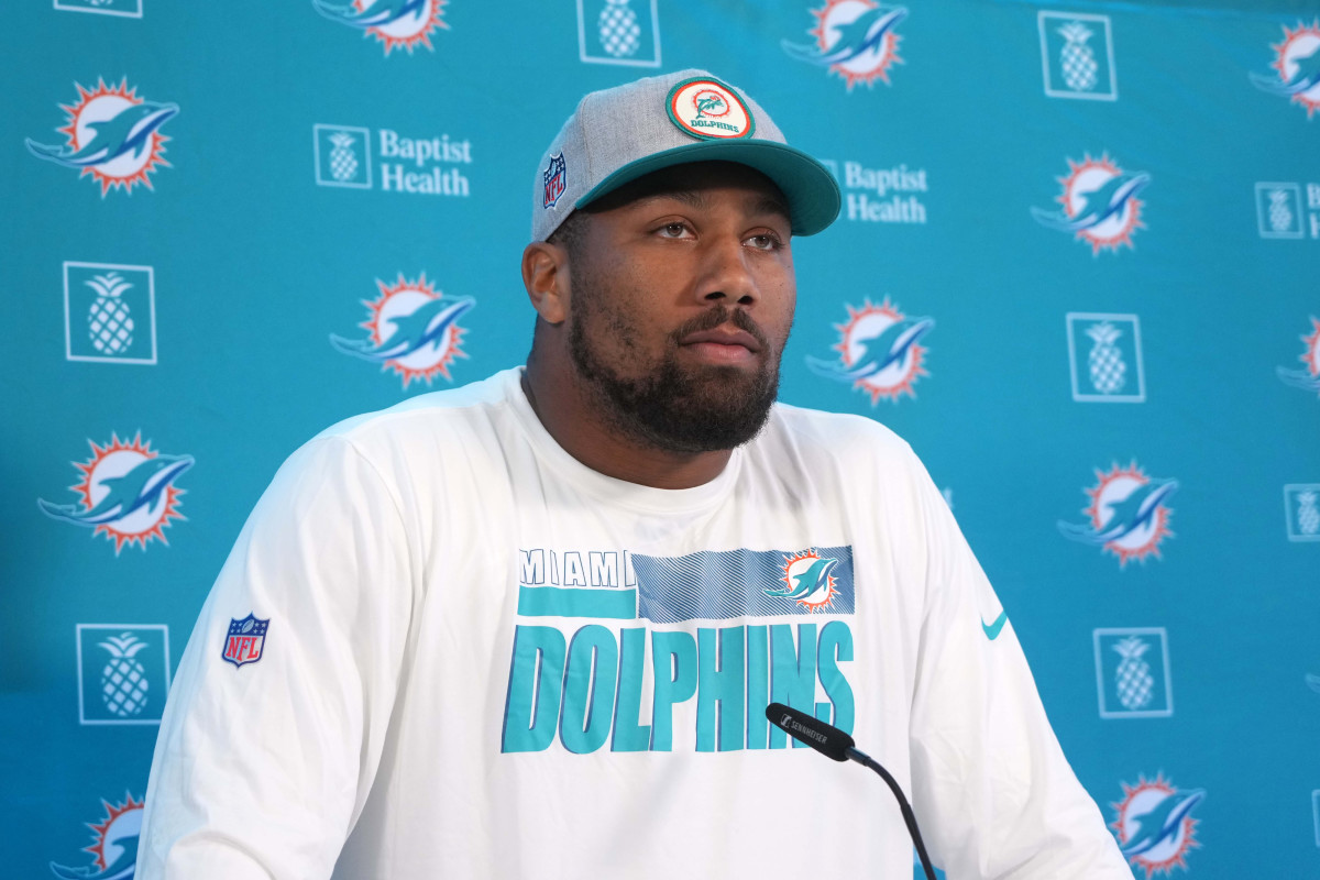 Miami Dolphins Restructure Pro Bowl Pass Rusher’s Contract: Report