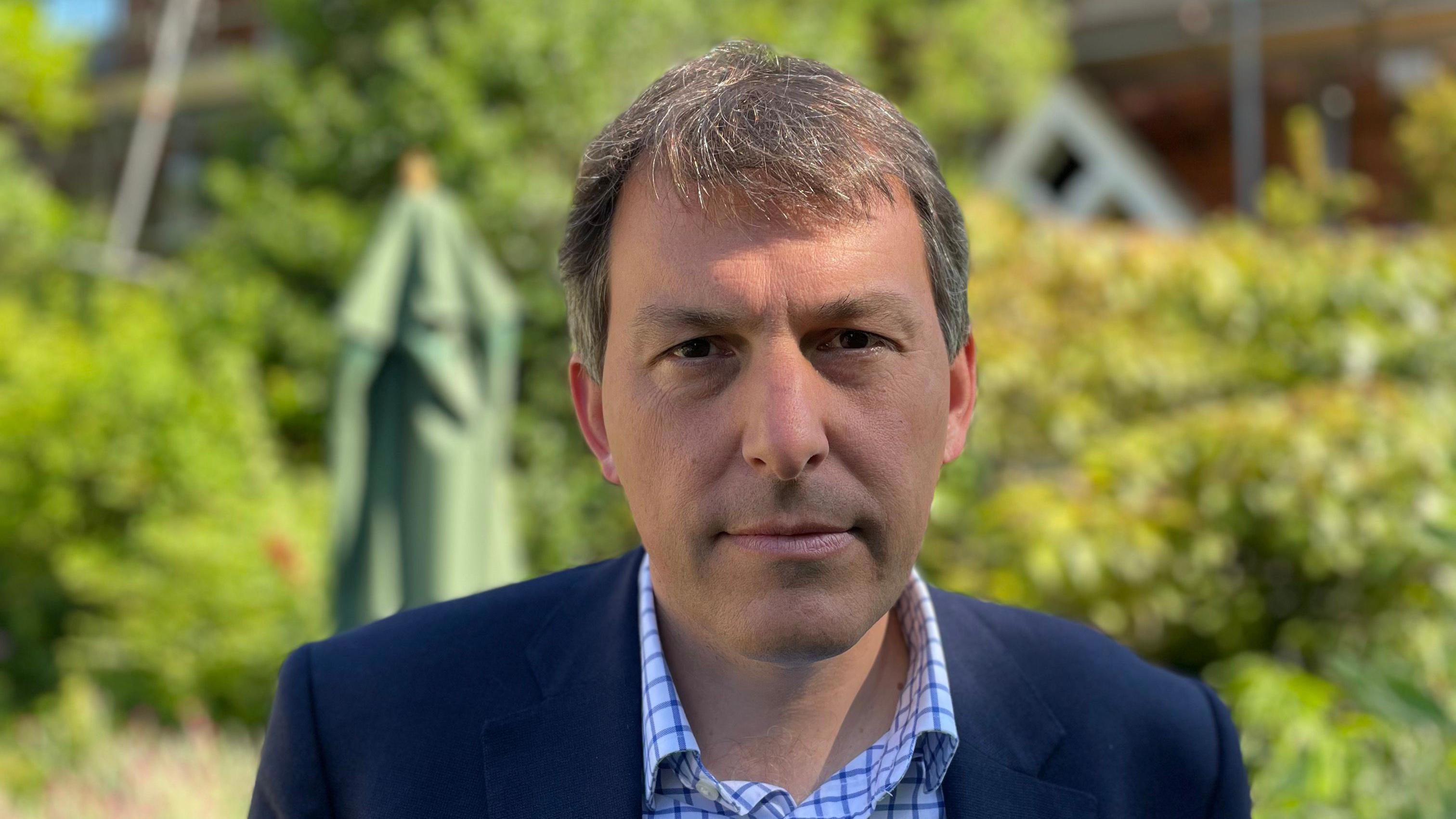 MP urges UK to 'resist appeasement' of Russia MP urges UK to 'resist appeasement' of Russia
