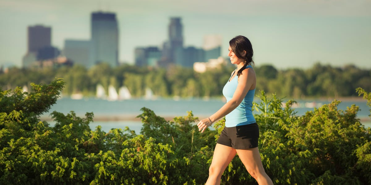 Build muscle while walking with these 5 hacks, from heading to the ...