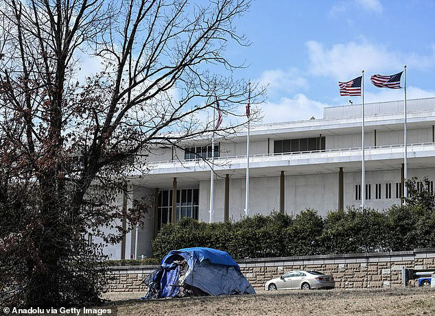 Trump's warning for DC mayor if homeless camps aren't cleaned up