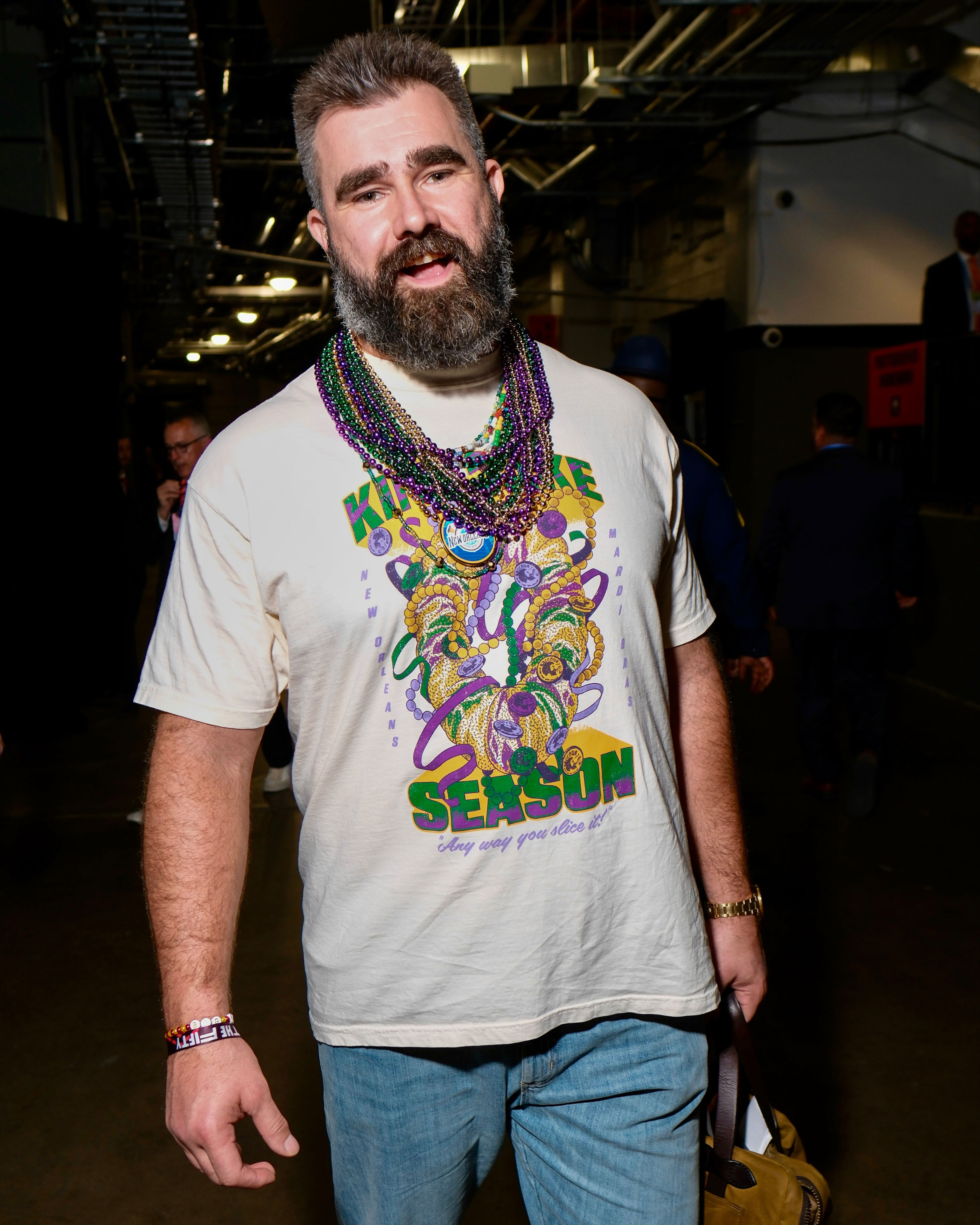 Jason Kelce enviously compares his ‘thin’ hair to Travis’ long locks ...