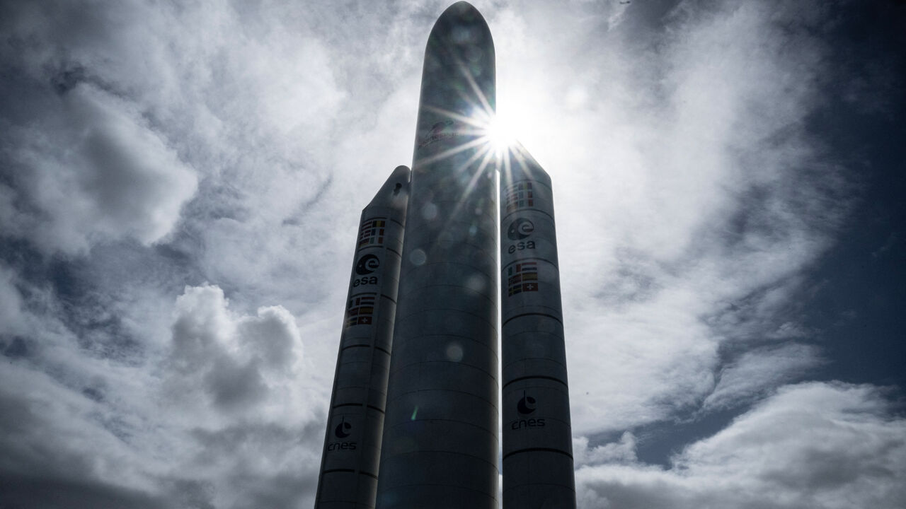 Nieuwe Europese raket Ariane 6 maakt eerste commerciële vlucht