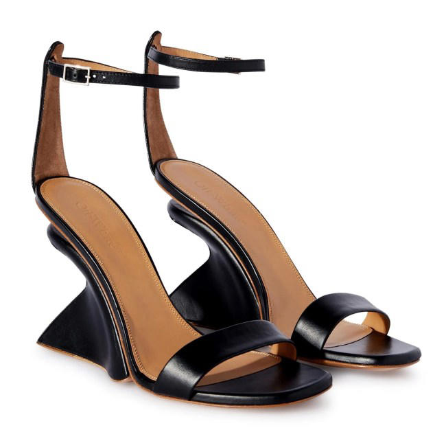 Ice Spice Dons Sculptural Off-White Jug Wedges for the Brand's Fall ...