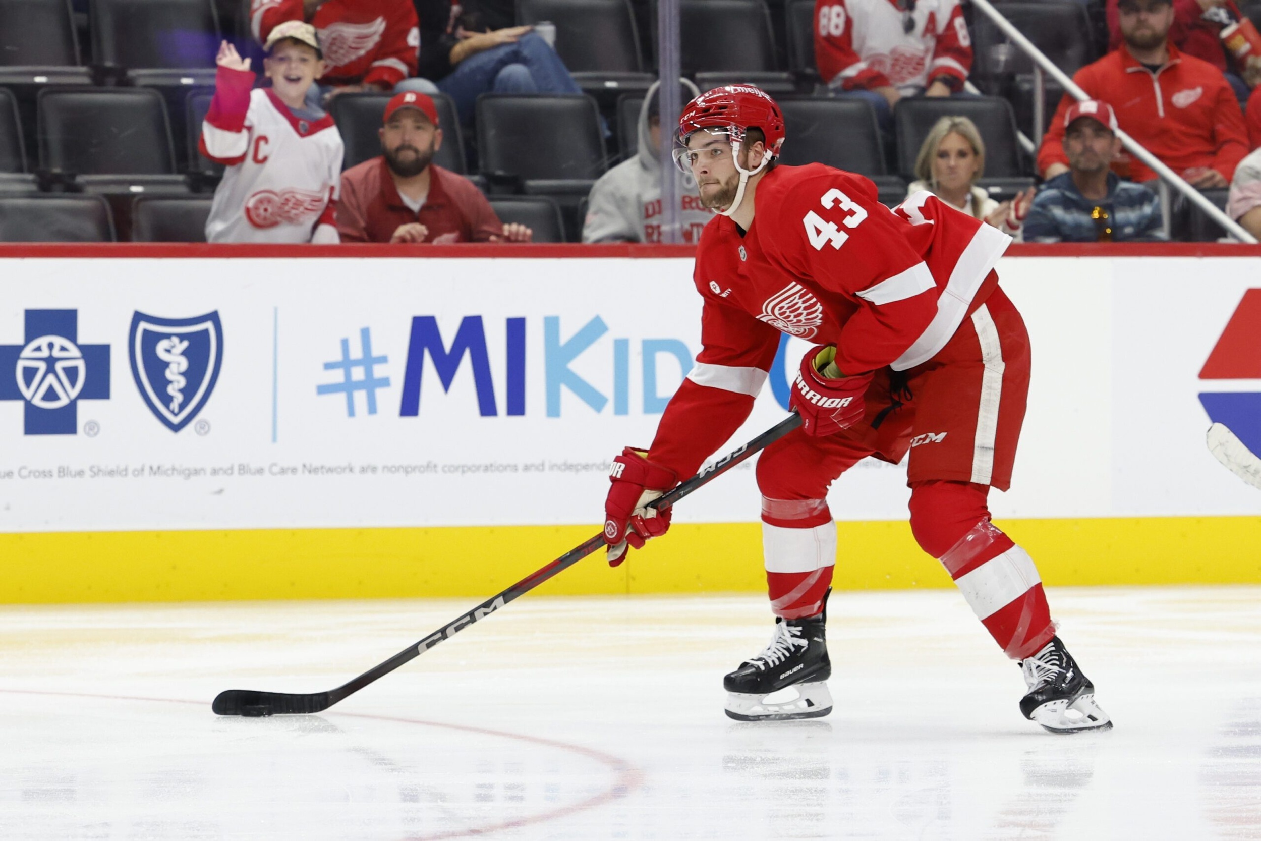 Red Wings Carter Mazur exits game with upper-body injury