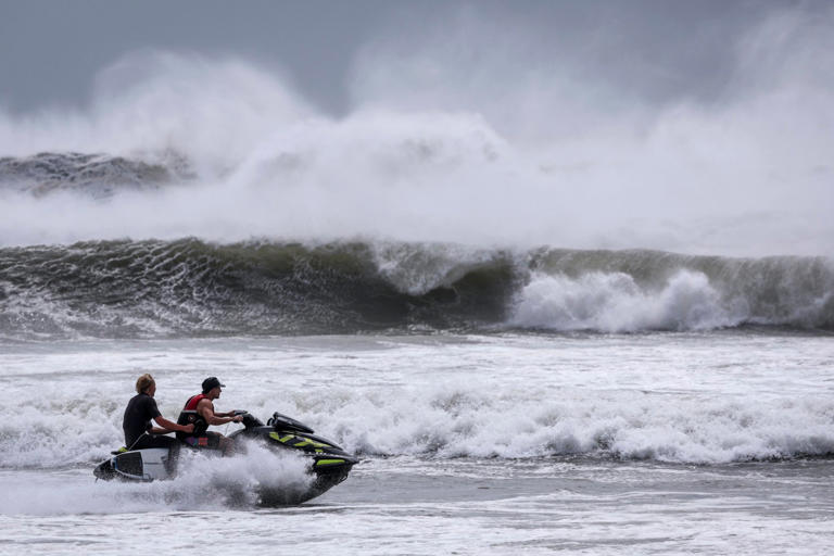 Cyclone Alfred tracker map shows where rare storm will strike Australia