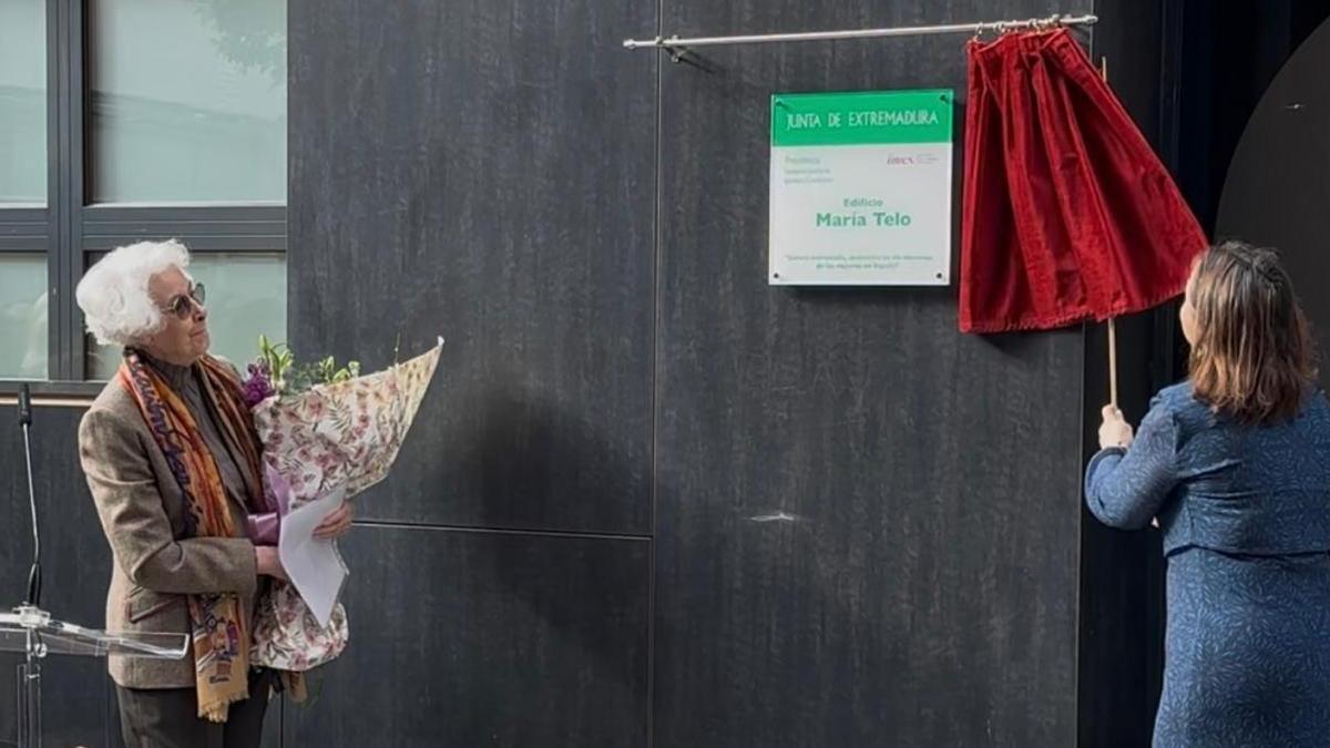 El nombre de la jurista extremeña María Telo luce en la sede del ...
