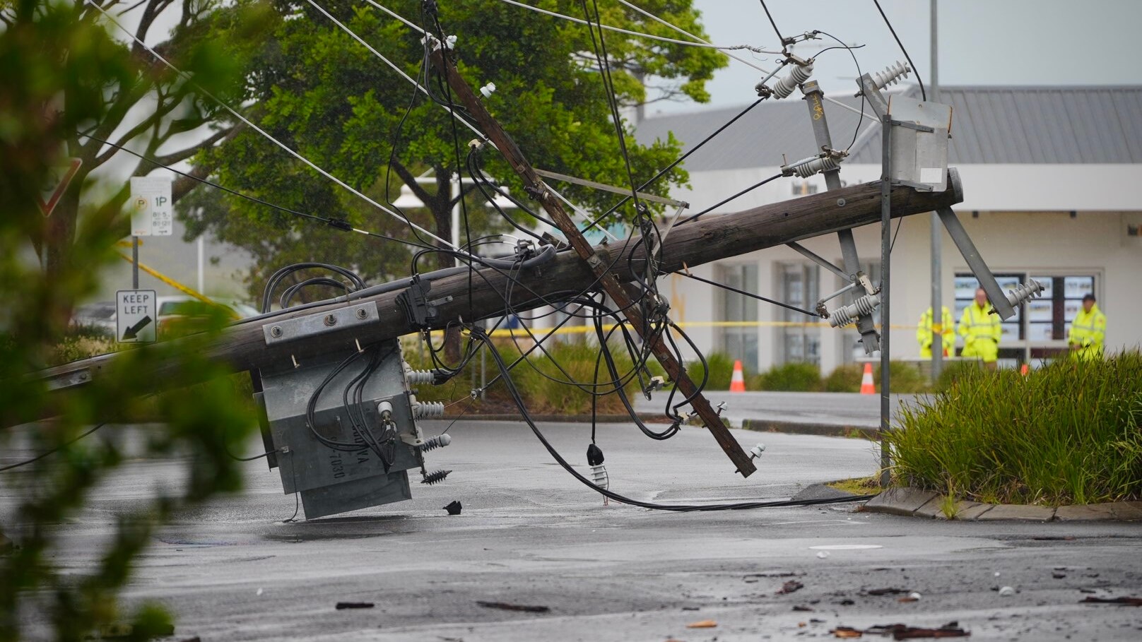 NSW and Queensland residents left without power as Ex-Tropical Cyclone ...