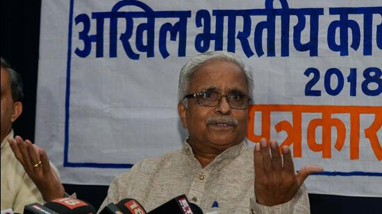 Marathi language of Mumbai, say CM, Joshi after row over RSS leader’s ...