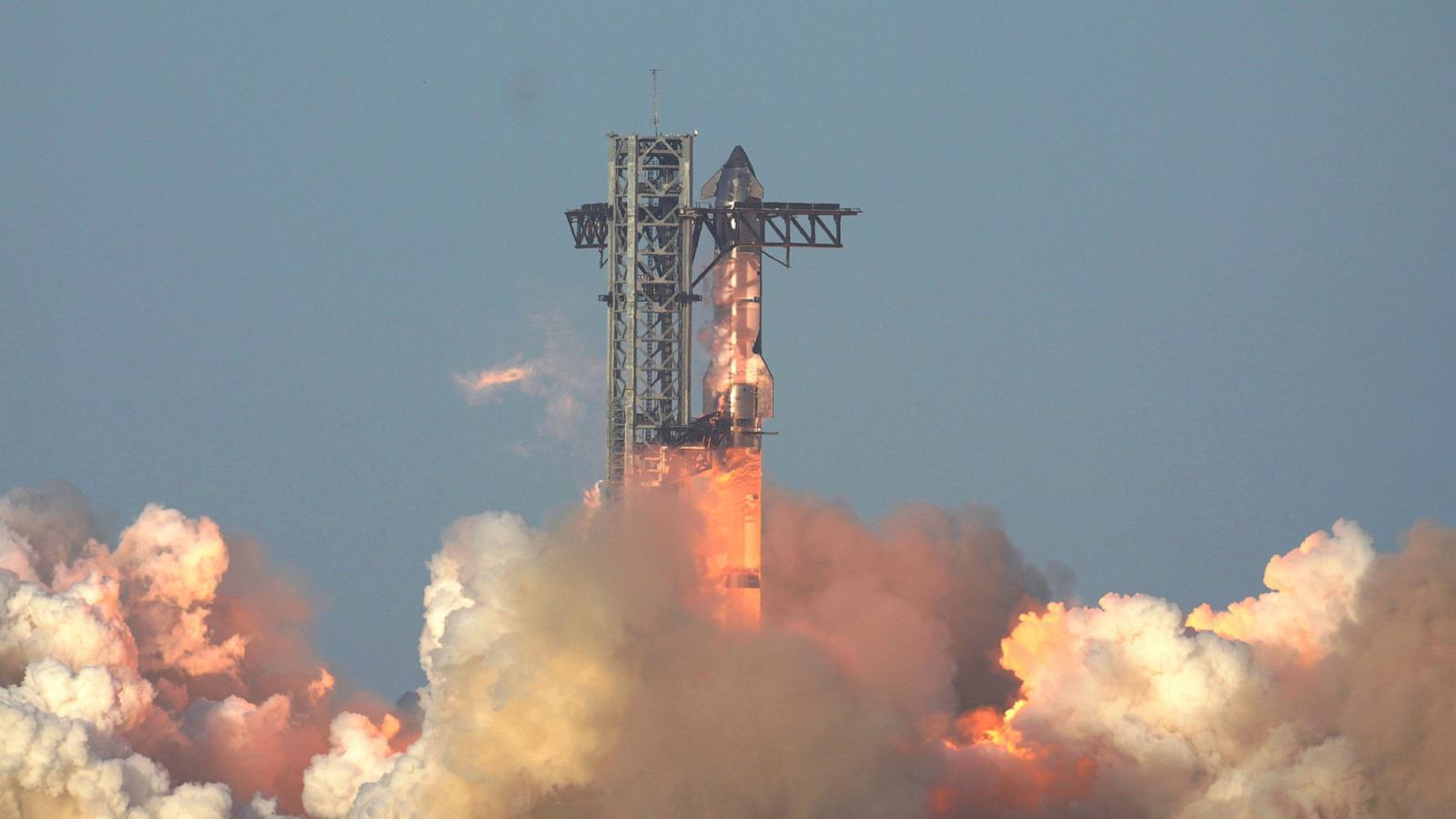 SpaceX loses another Starship in latest launch, with debris seen ...