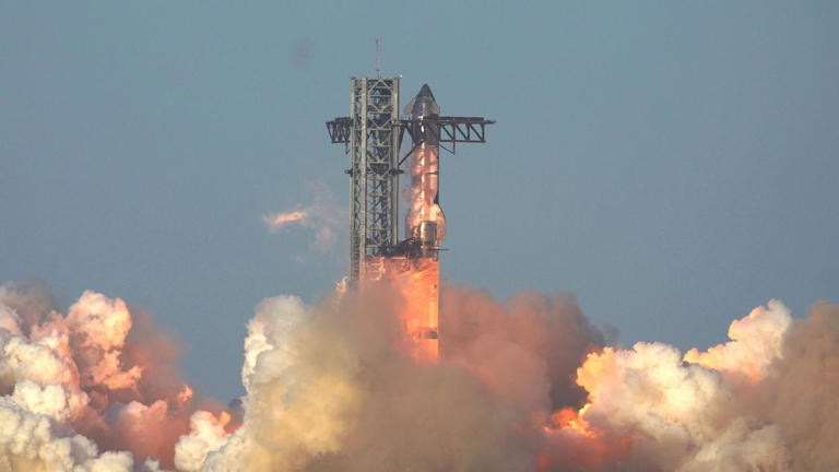 SpaceX loses another Starship in latest launch, with debris seen ...