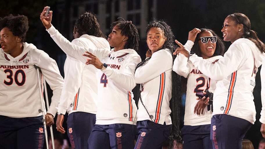 Fan-favorite Auburn women's basketball coaching candidate more likely ...