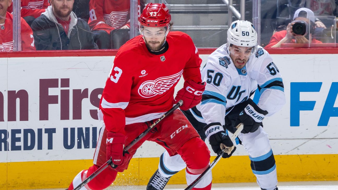 Red Wings forward Carter Mazur injured in NHL debut