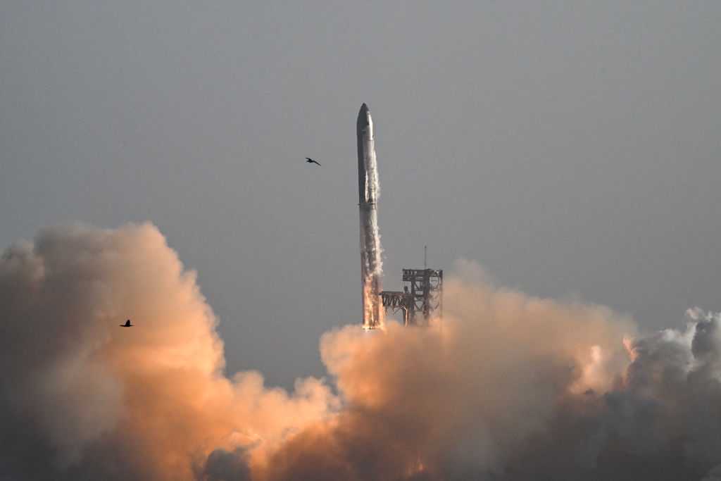 SpaceX loses contact with spacecraft during latest Starship mega rocket ...