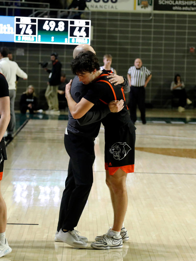 Maysville basketball races to regional final, ends New Lexington's ...