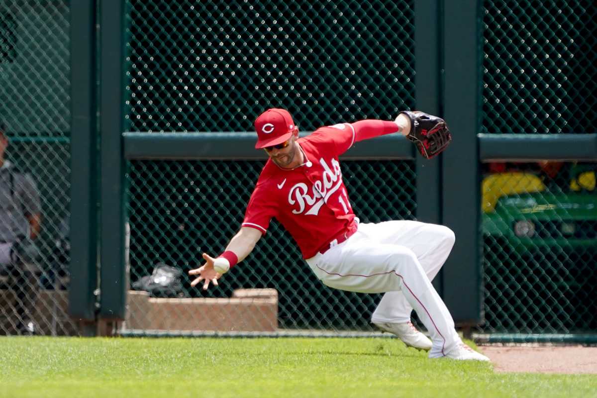 MLB Team Signs Former Outfielder as a Pitcher