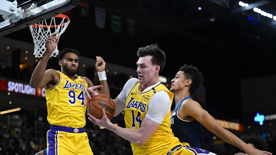 Former Lakers Center Signs 10-Day Deal with East Squad