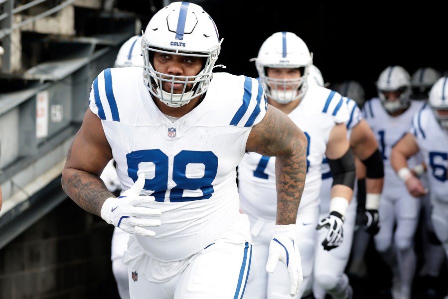 Colts release DT Raekwon Davis