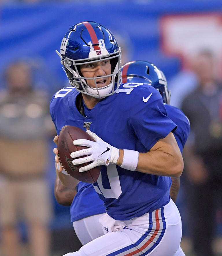 Eli Manning dominates Caitlin Clark in Pop-A-Shot duel: ‘I don’t ...