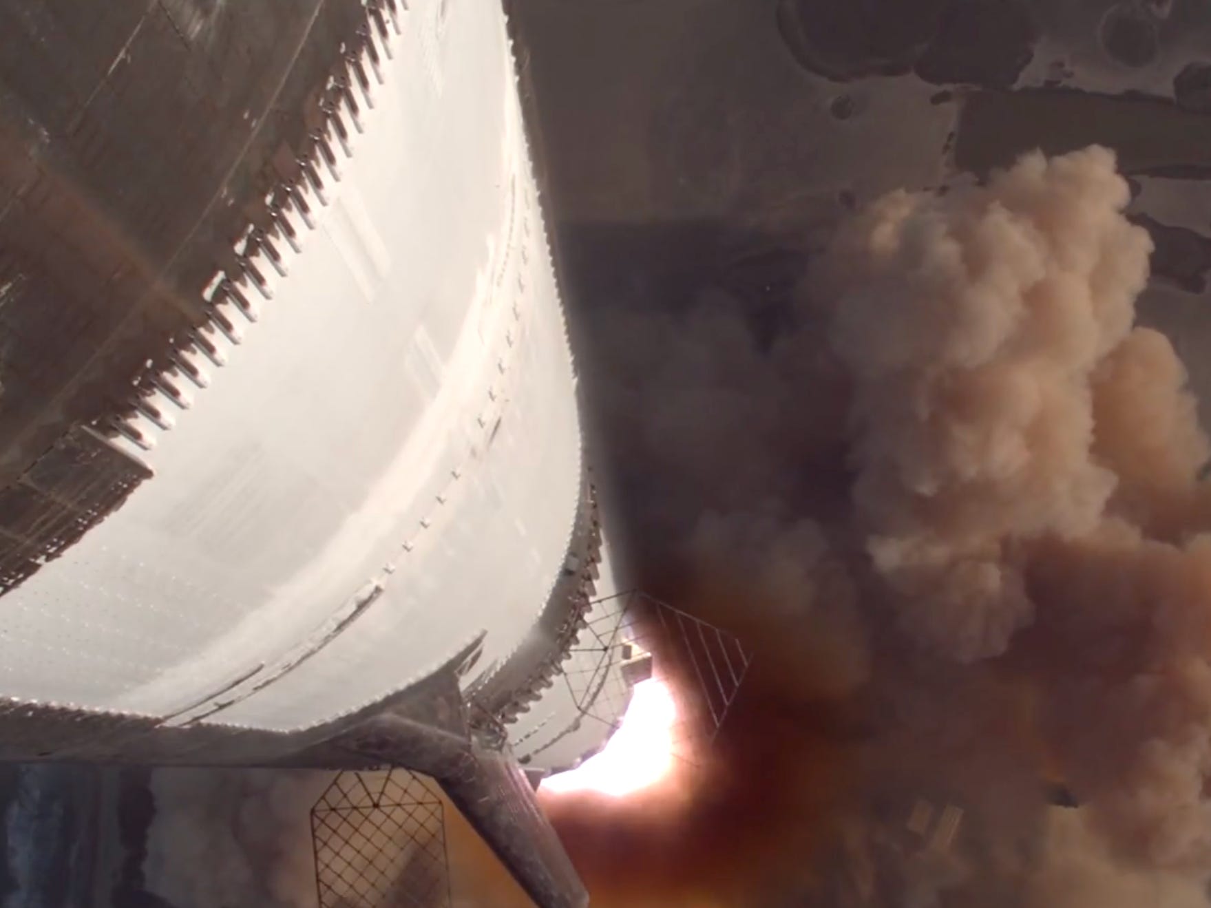 SpaceX's Starship lost control and spun wildly just as it reached space ...