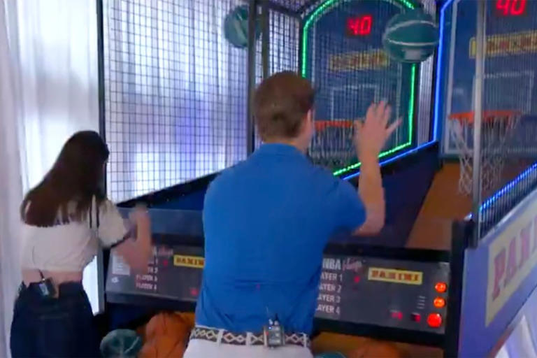 Eli Manning dominates Caitlin Clark in Pop-A-Shot duel: ‘I don’t ...