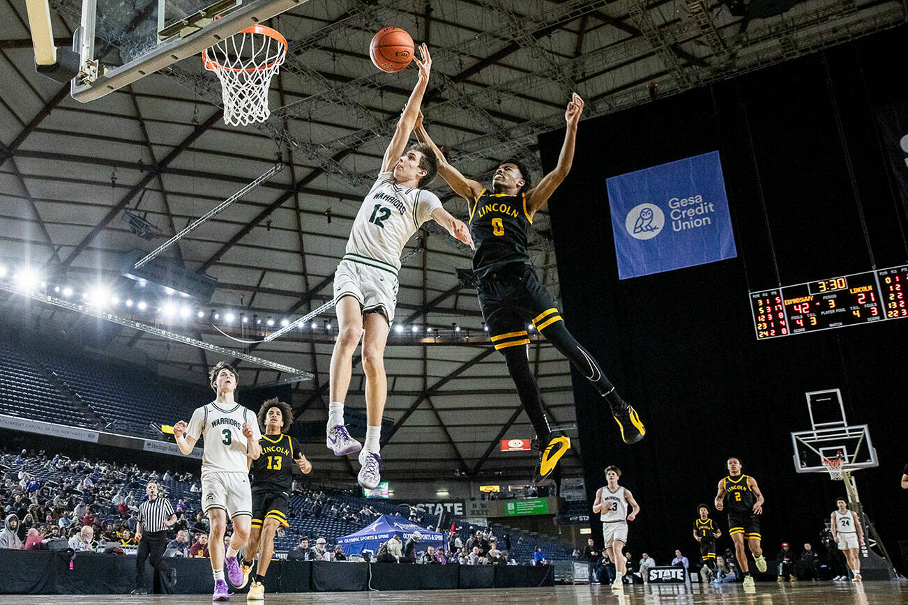 Edmonds-Woodway boys blow out Lincoln to reach first state semi