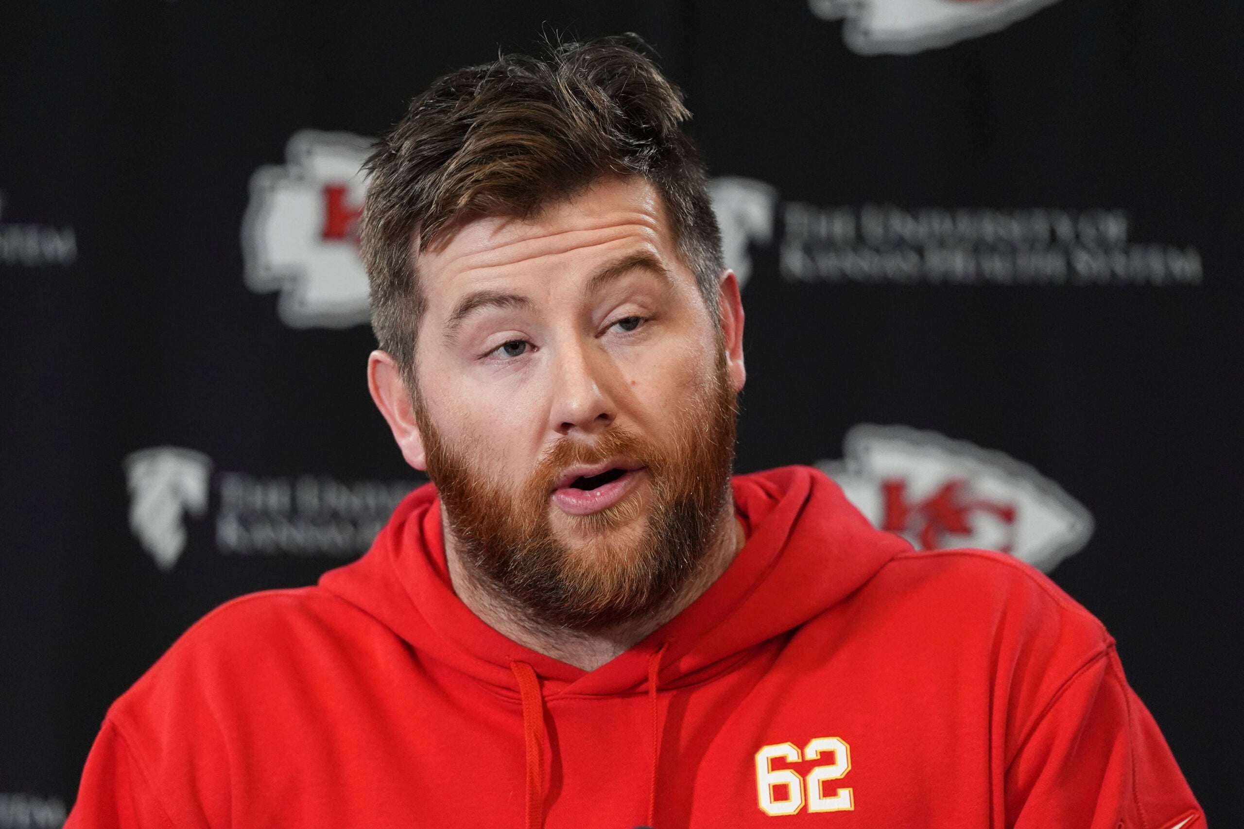 Breer: Patriots didn’t meet Chiefs’ asking price in Joe Thuney trade