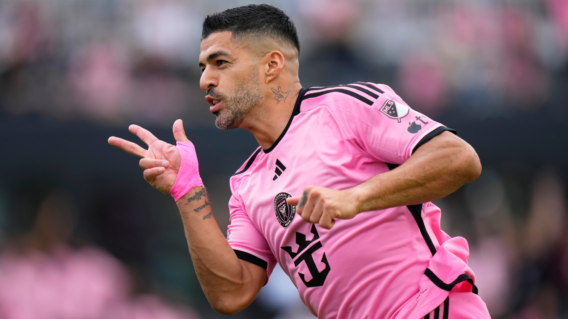 Os gols, times e títulos de Luís Suárez na carreira