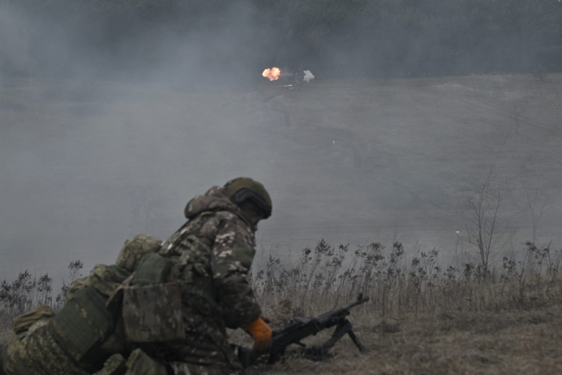 Stunning combat footage shows troops storming trenches in key Ukrainian region