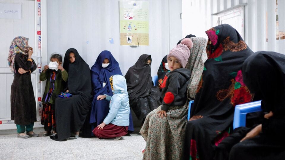 Donald Trump travel ban: Afghan, Pakistani citizens barred from ...