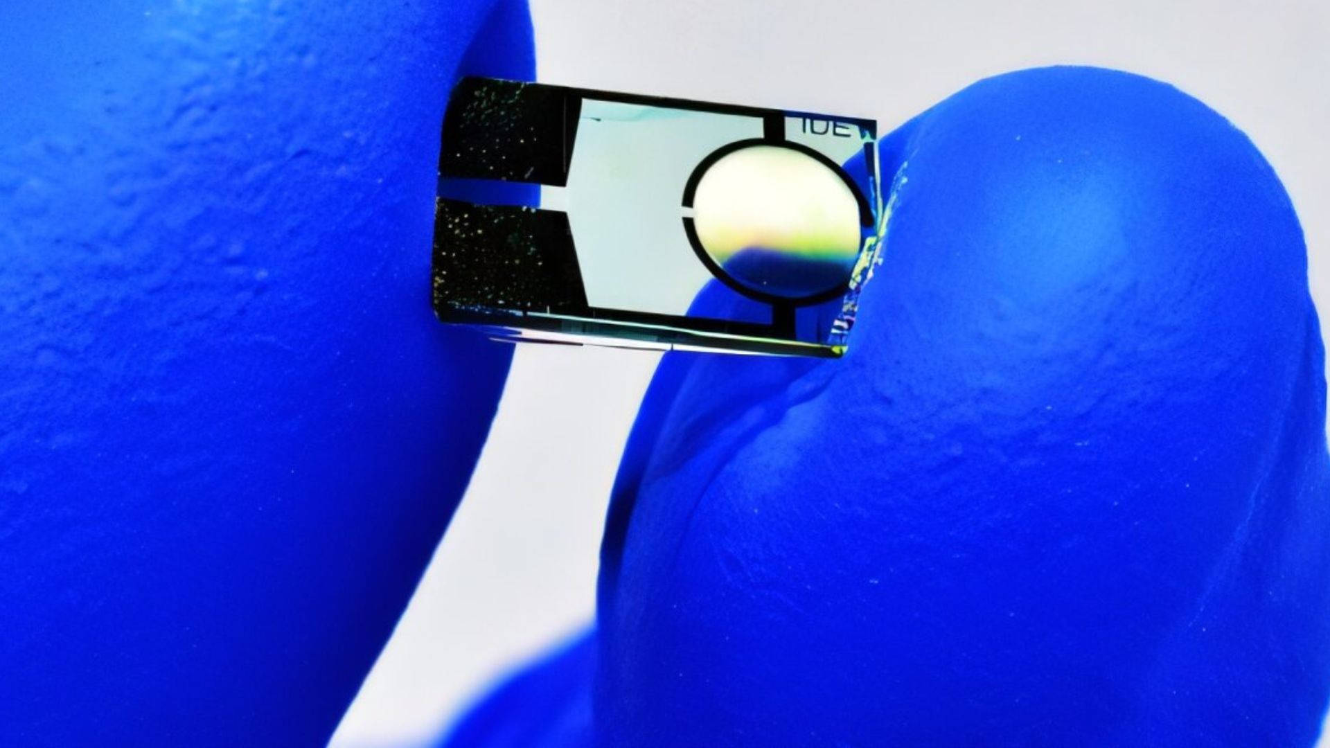 Super hydrogen sensor detects invisible, scentless leaks with great ...