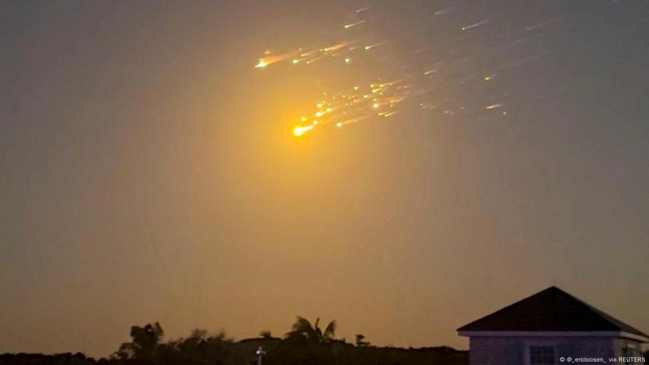 SpaceX Starship explodes minutes after launch SpaceX Starship explodes minutes after launch