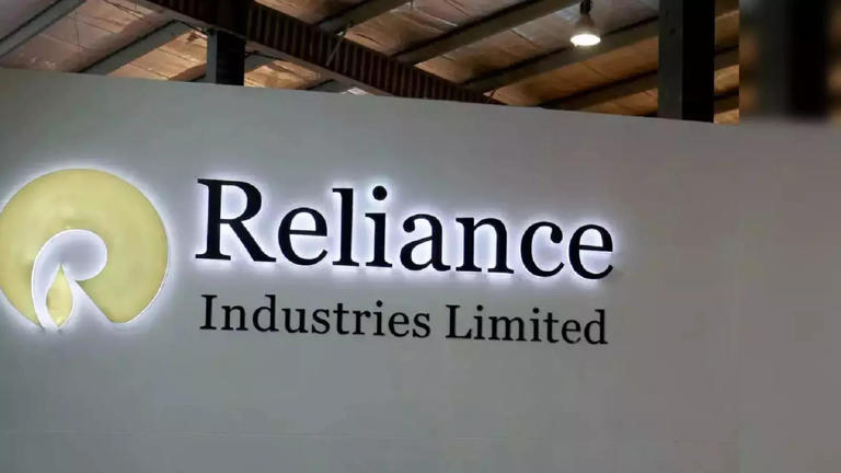 Reliance Industries shares down 25% from peak, Rs 5.4 lakh crore gone ... Reliance Industries shares down 25% from peak, Rs 5.4 lakh crore gone ...