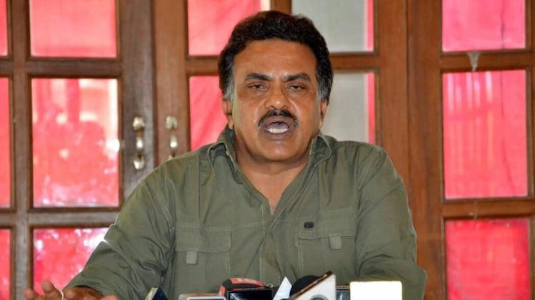 'Mumbai Congress office just left to be locked': Sanjay Nirupam says ... 'Mumbai Congress office just left to be locked': Sanjay Nirupam says ...