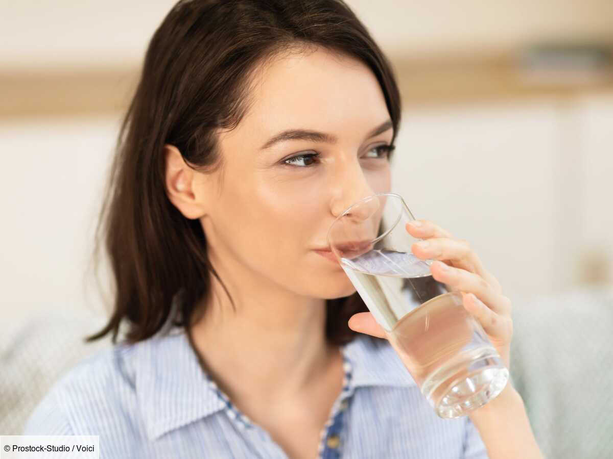 Boire trop d'eau dangereux pour la santé ? Voici les 5 risques à ... Boire trop d'eau dangereux pour la santé ? Voici les 5 risques à ...