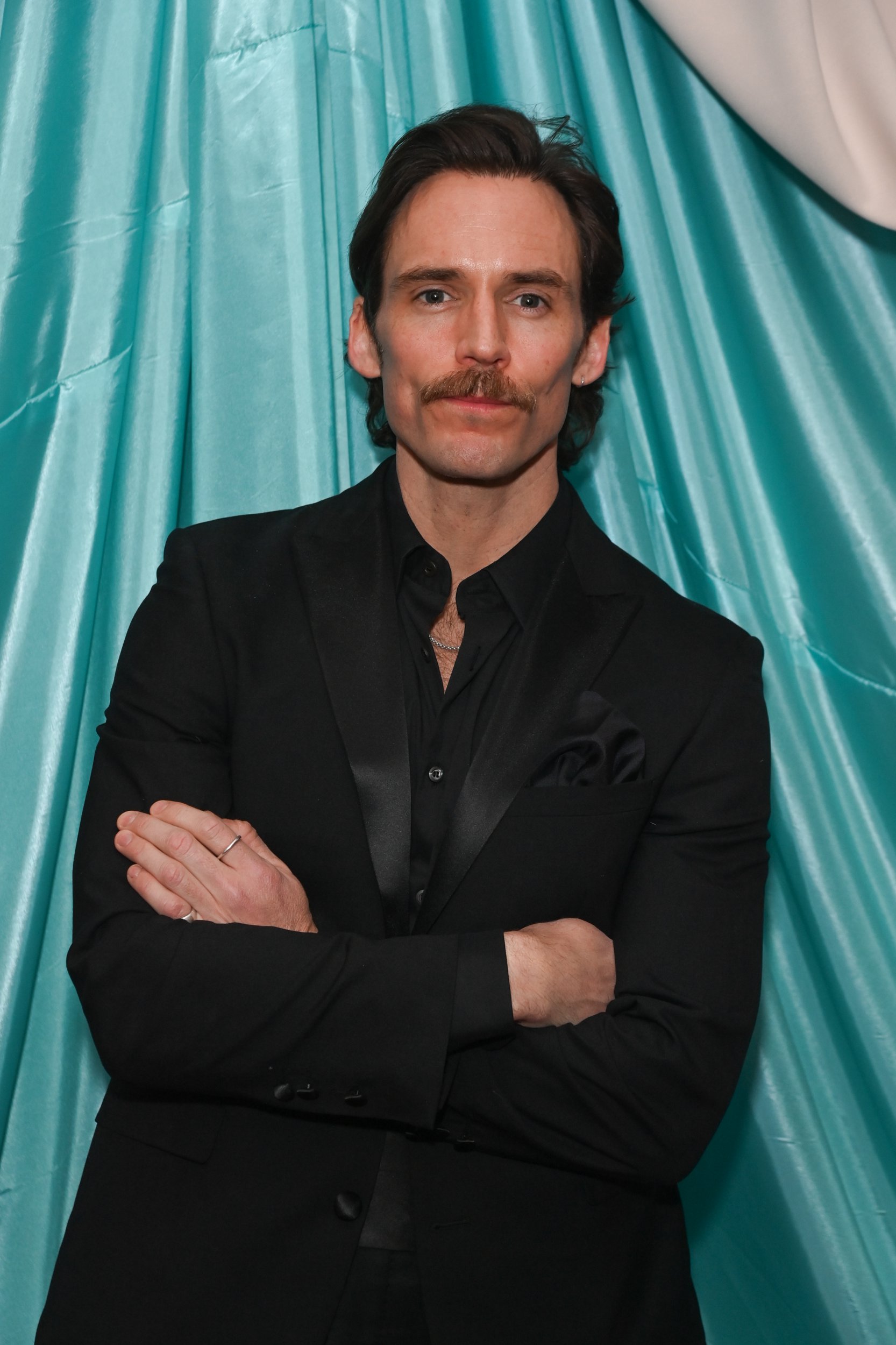 Major British actor unrecognisable travelling on the London Underground