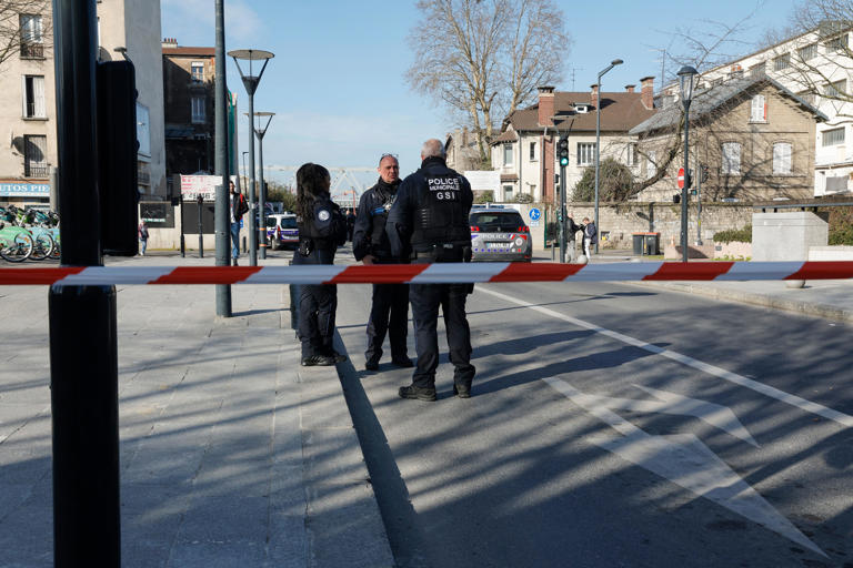 Eurostar - latest: All London to Paris trains cancelled today after ...