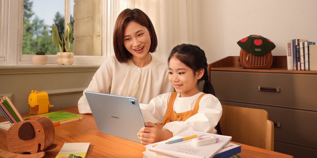 Ώρα για family time με το νέο tablet της HUAWEI!