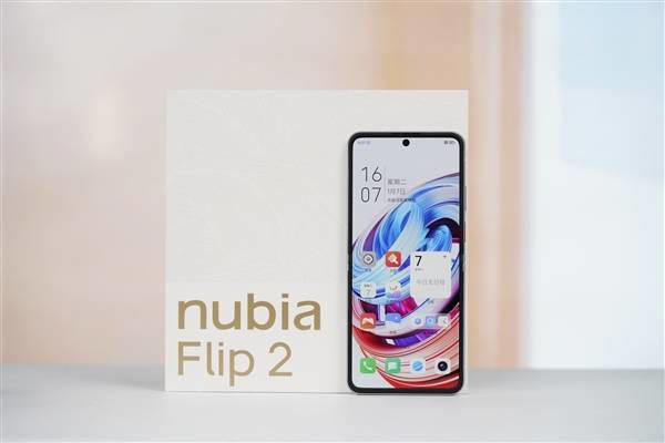 努比亚Flip 2小折叠新机亮相：AI萌宠、双屏预览，售价2899元起！